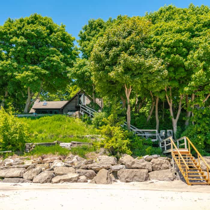 Cedar Bay Beachfront Paradise - Perfect Stays Niagara